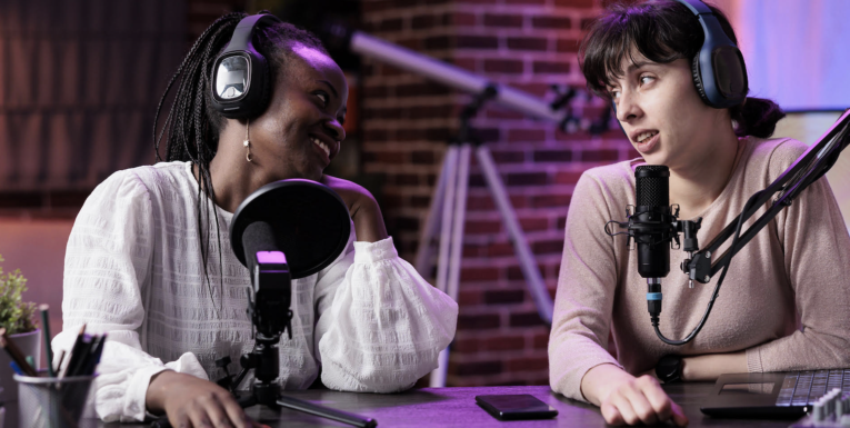 How to Create Podcast Cover Art that Gets Listeners - Top Entrepreneurs ...