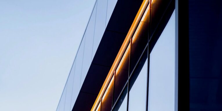 Busway Strut Systems Are a Game Changer in Commercial Lighting - Top ...