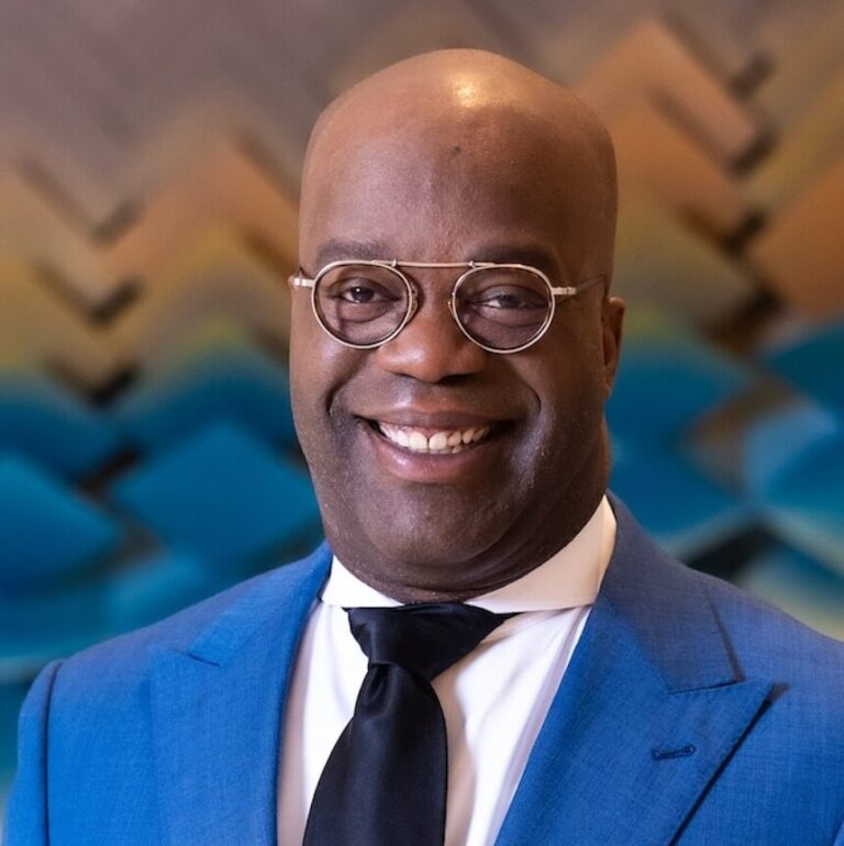 Resilience & Brilliance with Simon T. Bailey - Top Entrepreneurs Podcast | Enterprise Podcast ...